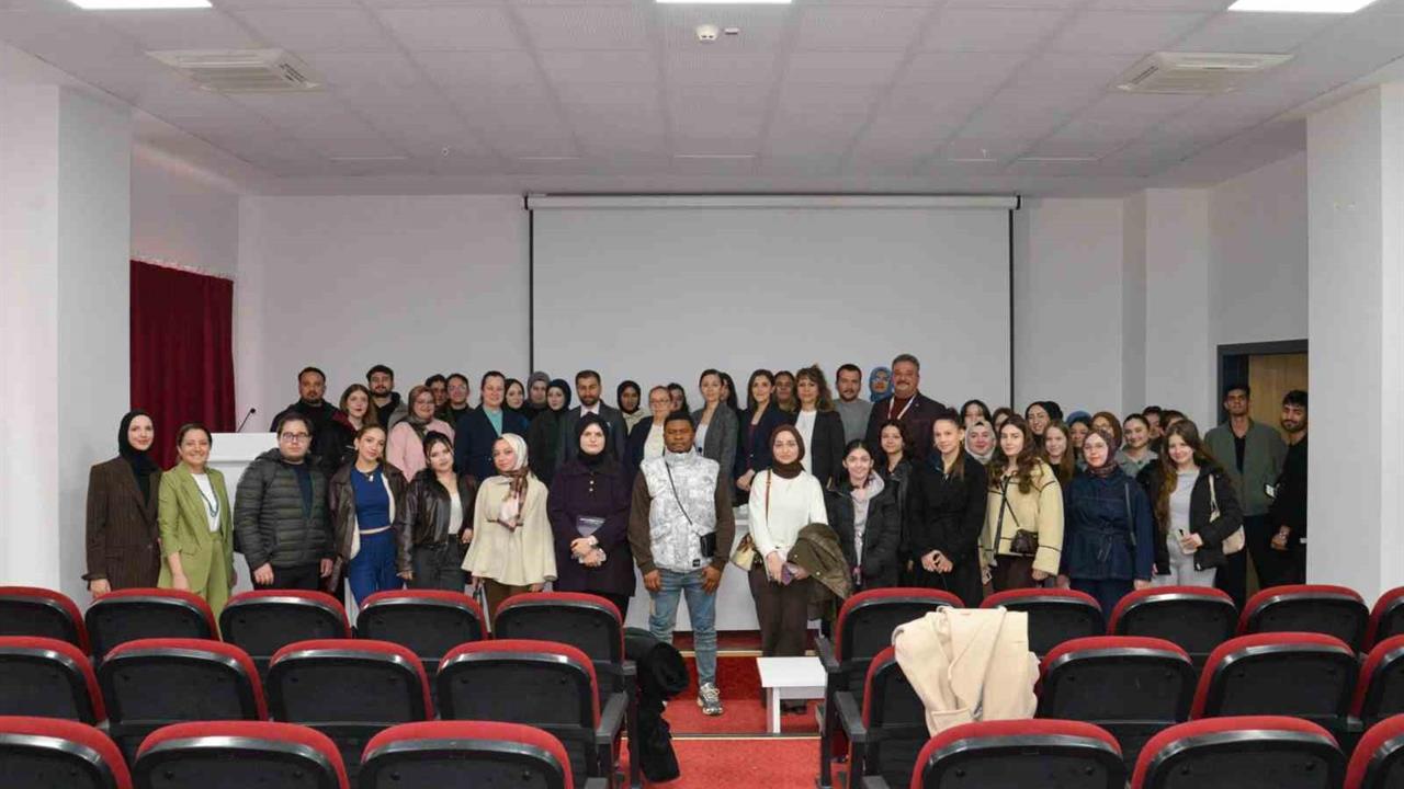 Bilecik Merkez'de Sağlık Müdürü Dr. Ferhat Damkacı Öğrencilerle Bilgi ...