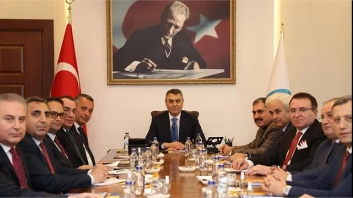 VALİ TOROS, VALİ YARDIMCILARI İLE KAYMAKAMLARLA TOPLANTI YAPTI | Mersin ...