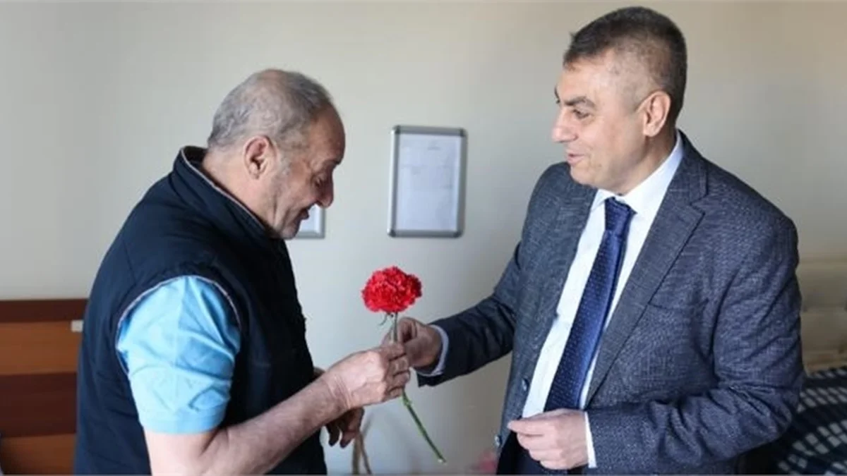VALİ TOROS, ERDEMLİ HUZUREVİ İLE ERDEMLİ DEVLET HASTANESİNİ ZİYARET ...