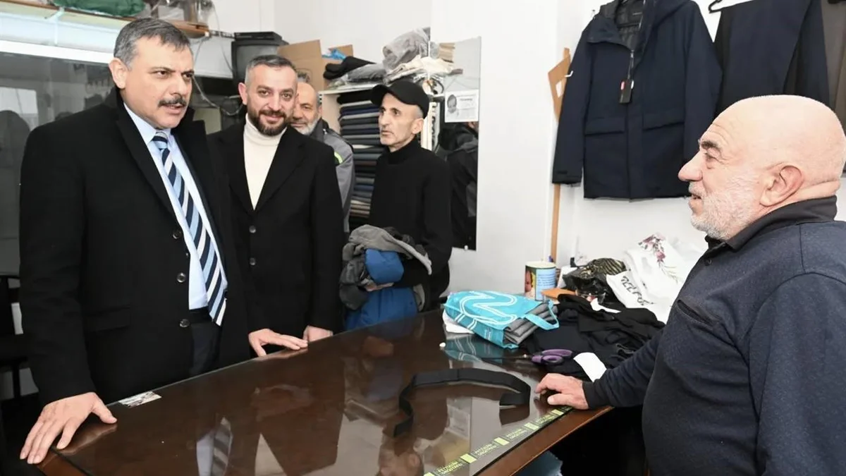 Erzurum'da Vali Mustafa Çiftçi, Özel İdare İş Merkezi'ndeki esnafı ...