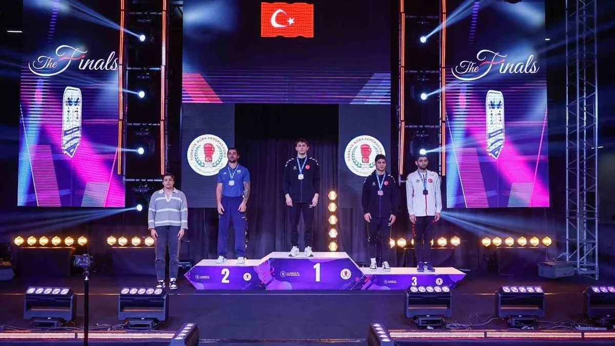 İstanbul'da Gerçekleşen 34. Ahmet Cömert Boğaziçi Boks Turnuvası Sona ...
