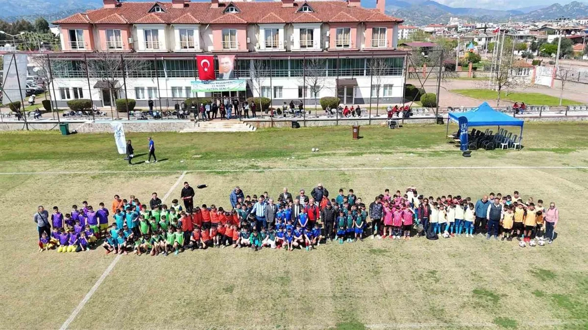 Nazilli'de 23 Nisan Coşkusunu Yaşatan Futbol Turnuvası Açılışını ...