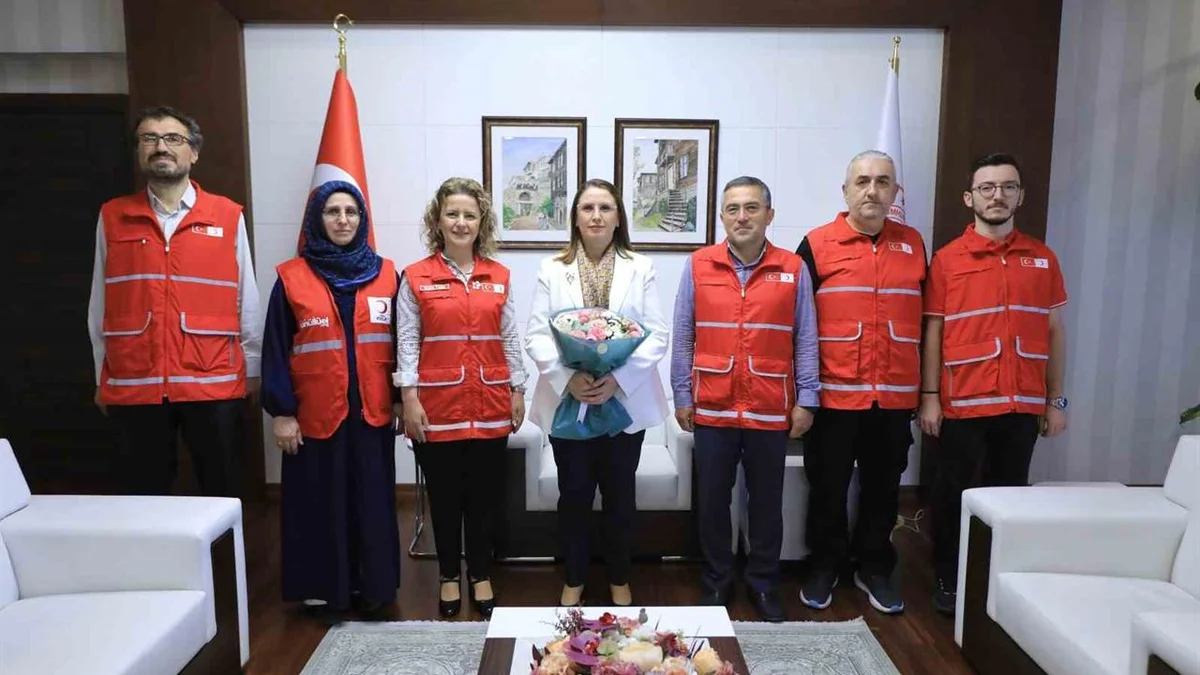 Kızılay’dan Vali Nurtaç Arslan’a teşekkür - BARTIN | Mersin Haber ...