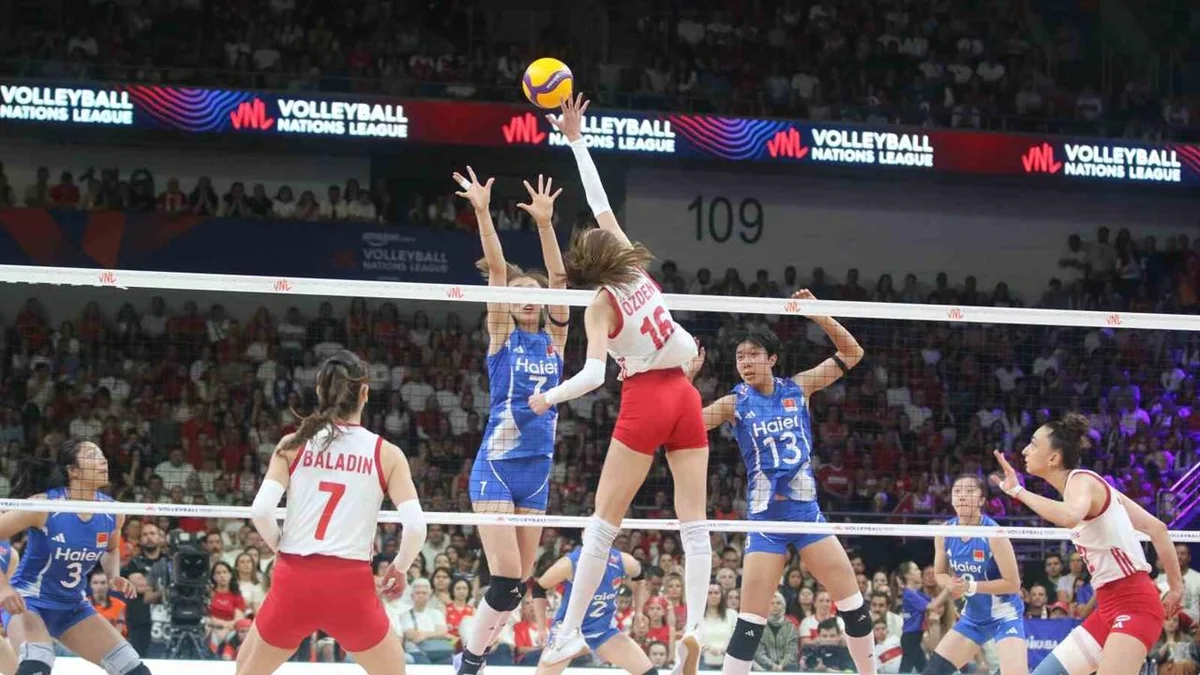 Ankara'da A Milli Kadın Voleybol Takımı, Çin'i 3-2 yenerek önemli bir ...