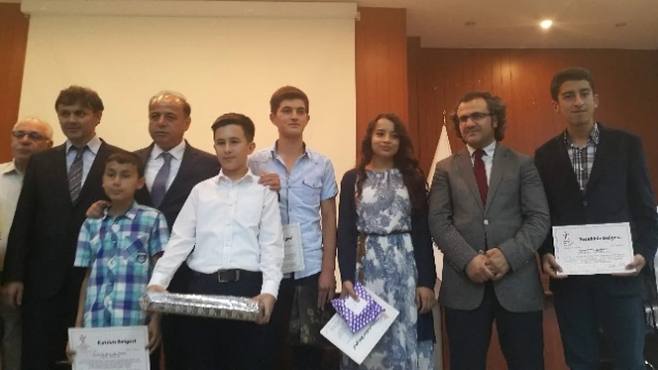 Aydın Sosyal Bilimler Lisesi, Aile Haftası kompozisyon yarışmasında ...
