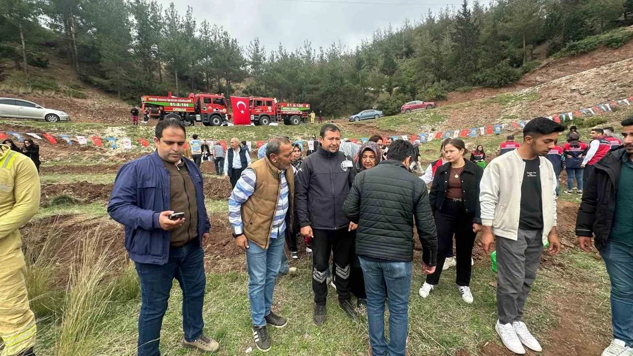Şehit Orman İşçisi Adem Nazım Demirel için hatıra ormanı oluşturuldu ...