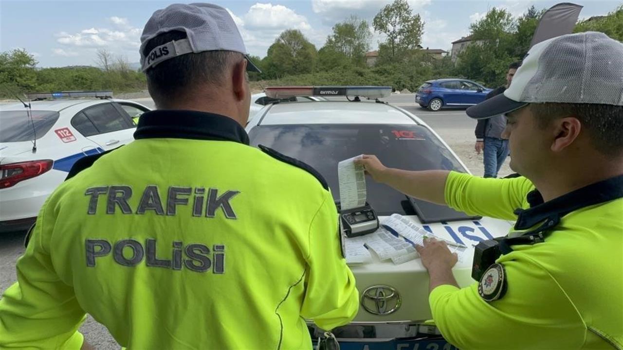 Düzce'de Yapılan Denetimlerde 168 Araç Trafikten Men Edildi | Mersin ...