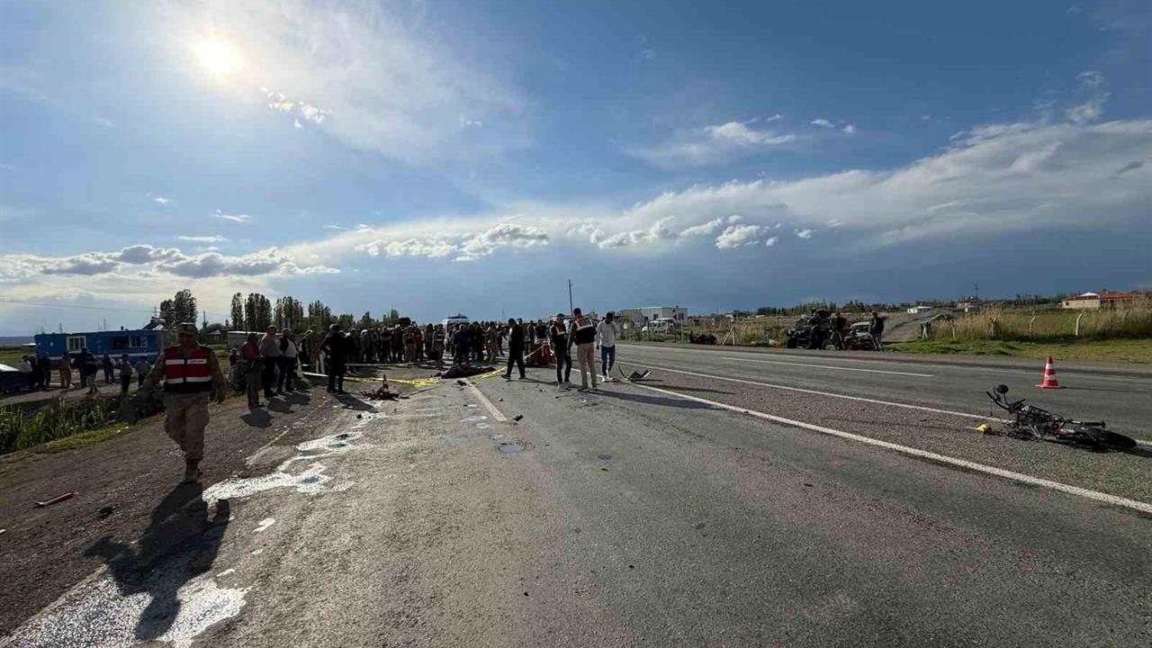 Iğdır Aralık ilçesinde motosiklet kazasında bir kişi hayatını kaybetti ...